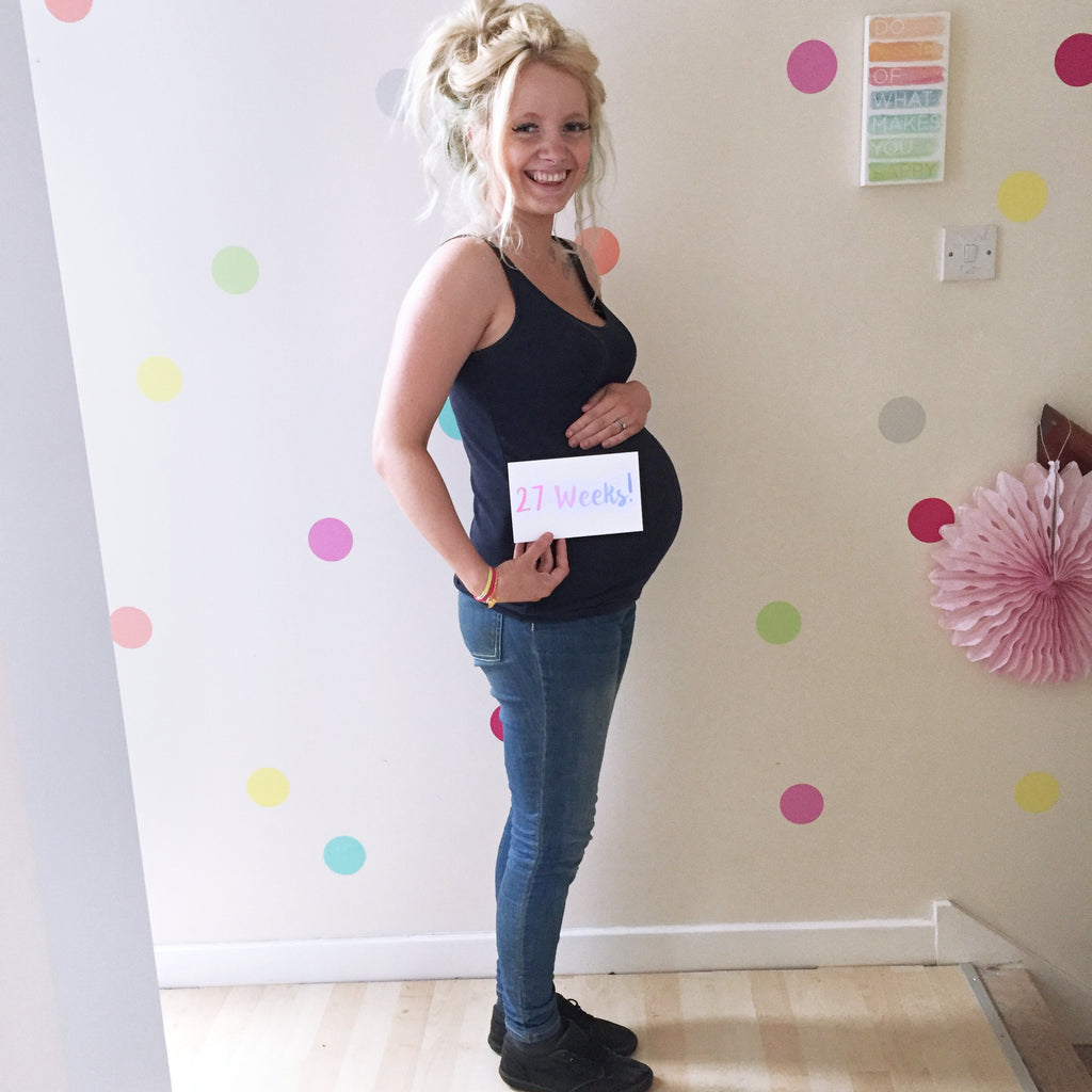 meet the staff // part 4 // Hannah – Clara and Macy