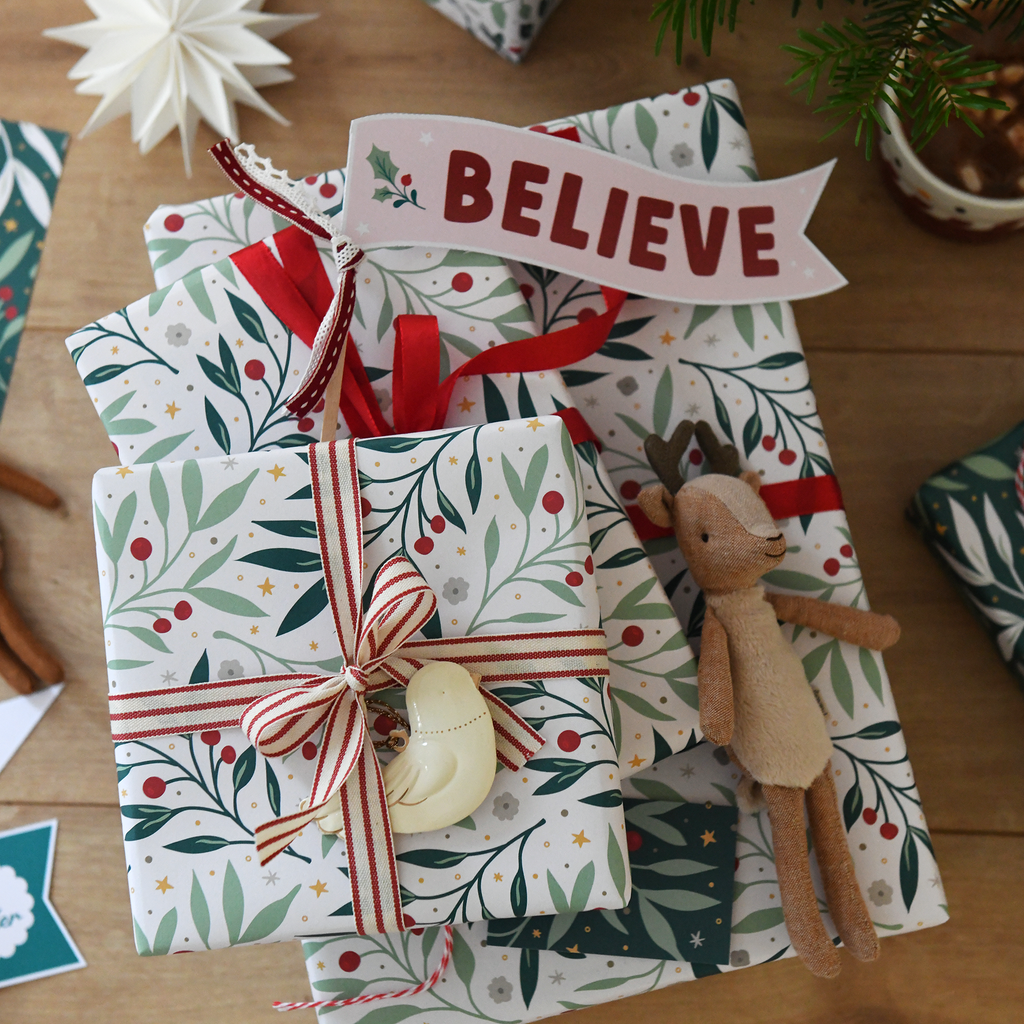 Meredith White Christmas Foliage Wrapping Paper Set – Clara and Macy