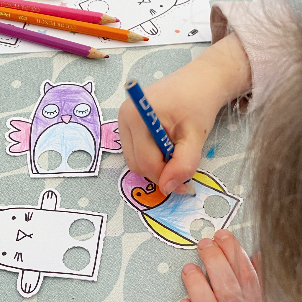 Colour Your Own Finger Puppets Card – Clara and Macy